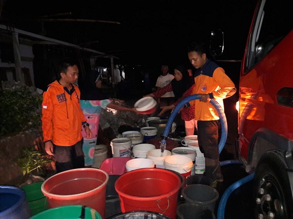 BUPATI INSTRUKSIKAN SELURUH OPD TANGGAP BENCANA KEKERINGAN – Pemerintah ... BUPATI INSTRUKSIKAN SELURUH OPD TANGGAP BENCANA KEKERINGAN – Pemerintah ...