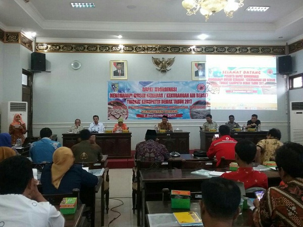 ANTISIPASI BENCANA KEKERINGAN PEMKAB SIAPKAN LANGKAH STRATEGIS ... ANTISIPASI BENCANA KEKERINGAN PEMKAB SIAPKAN LANGKAH STRATEGIS ...