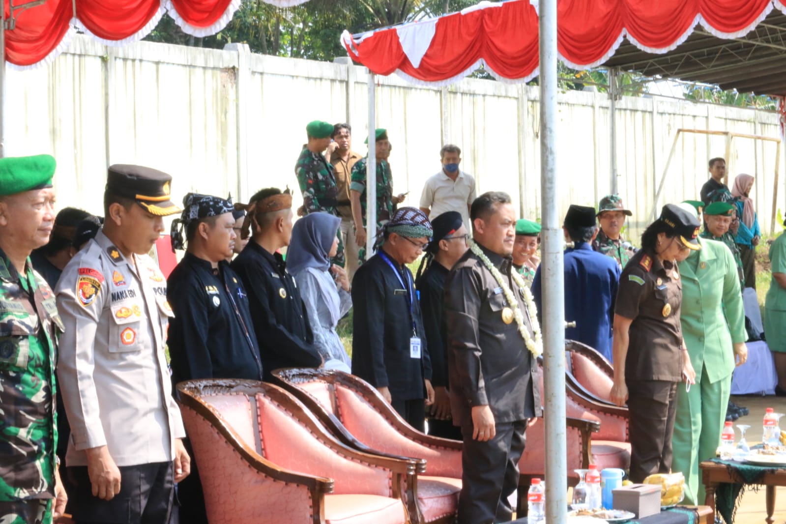 Tingkatkan Perekonomian Warga, Jalur Makadam Desa Buara dengan Desa ...