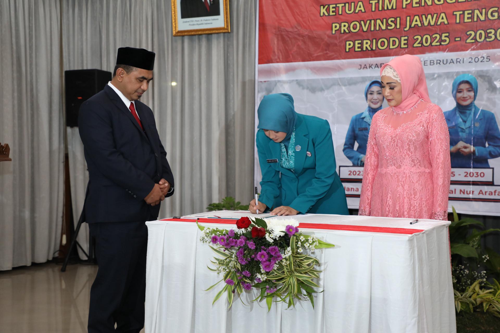 Hadiri Serah Terima Jabatan Ketua TP PKK Jateng, Gus Yasin : Baru Rasa Lama – Pemerintah ...