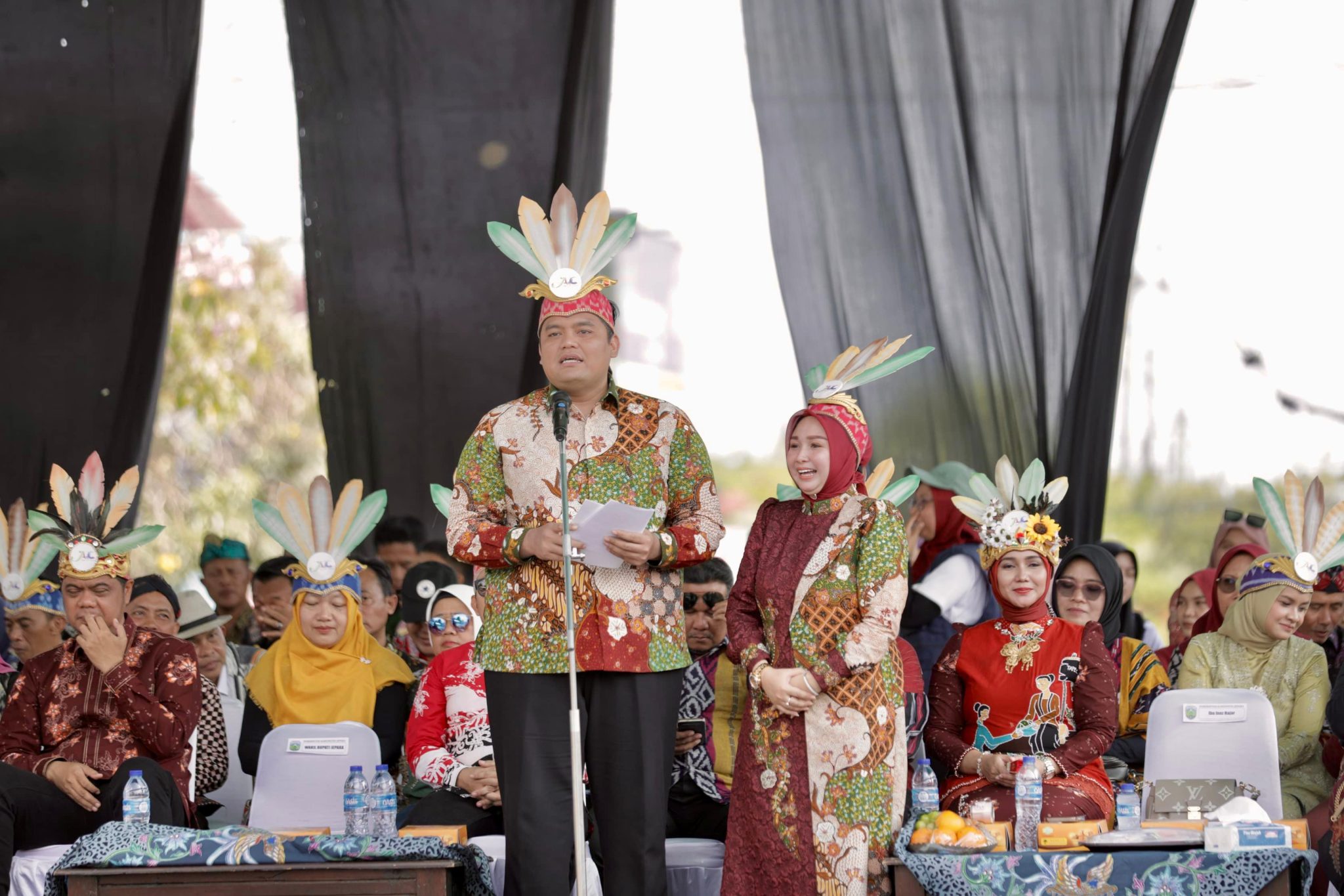 Jepara Art Carnival HUT Ke-80 Jateng, Pawai Kostum Unik Usung Kekayaan ...