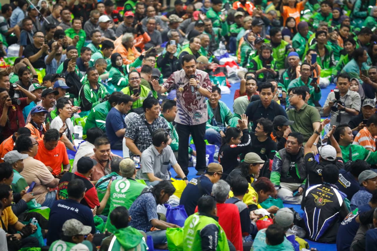 Ahmad Luthfi Bakal Beri Insentif Pajak untuk Ojol. Motor 5%, Mobil 2,5% ...