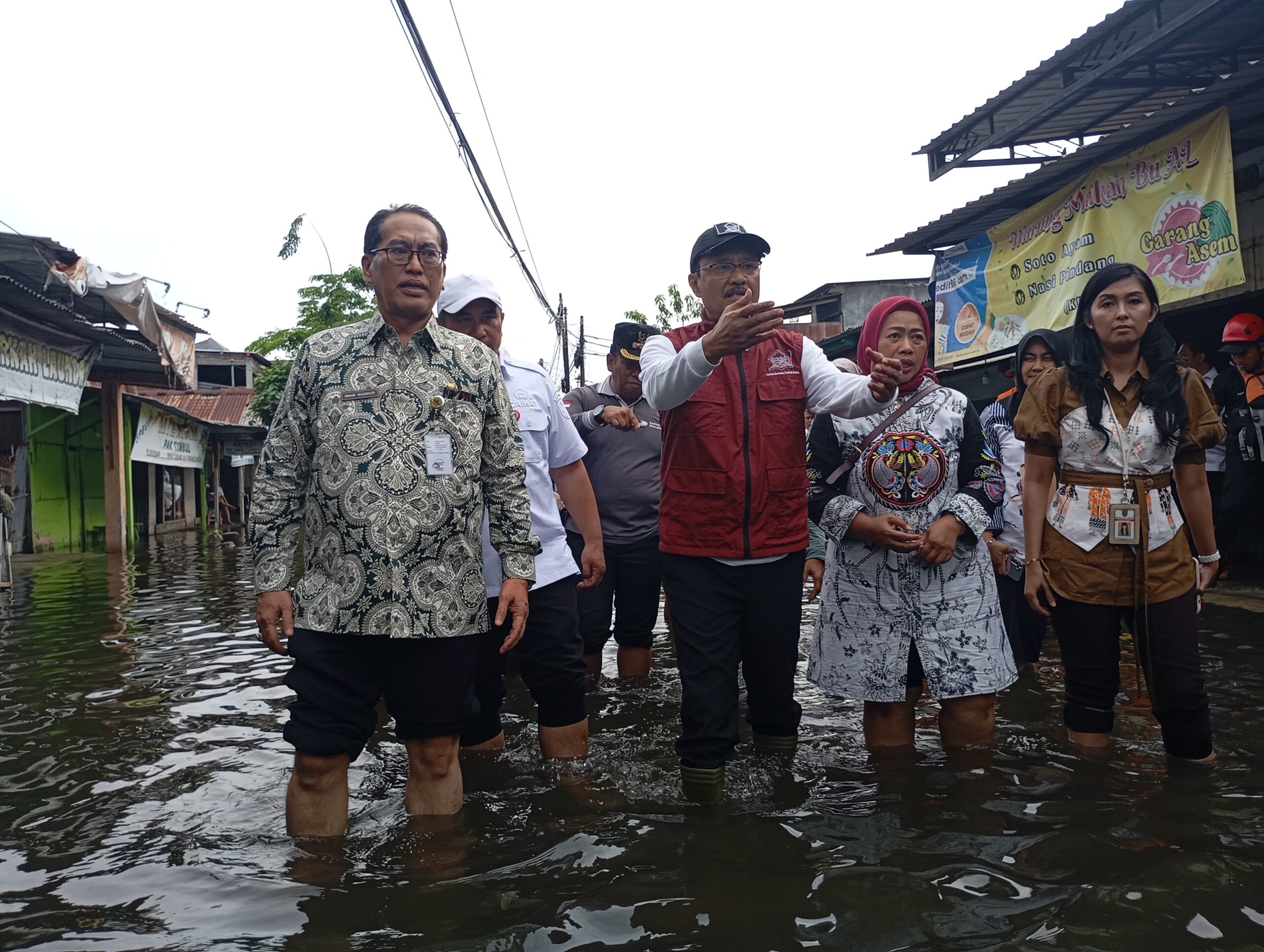 Kunjungi Banjir Semarang, Mensos RI Kucurkan Bantuan Rp4 Miliar dan ...