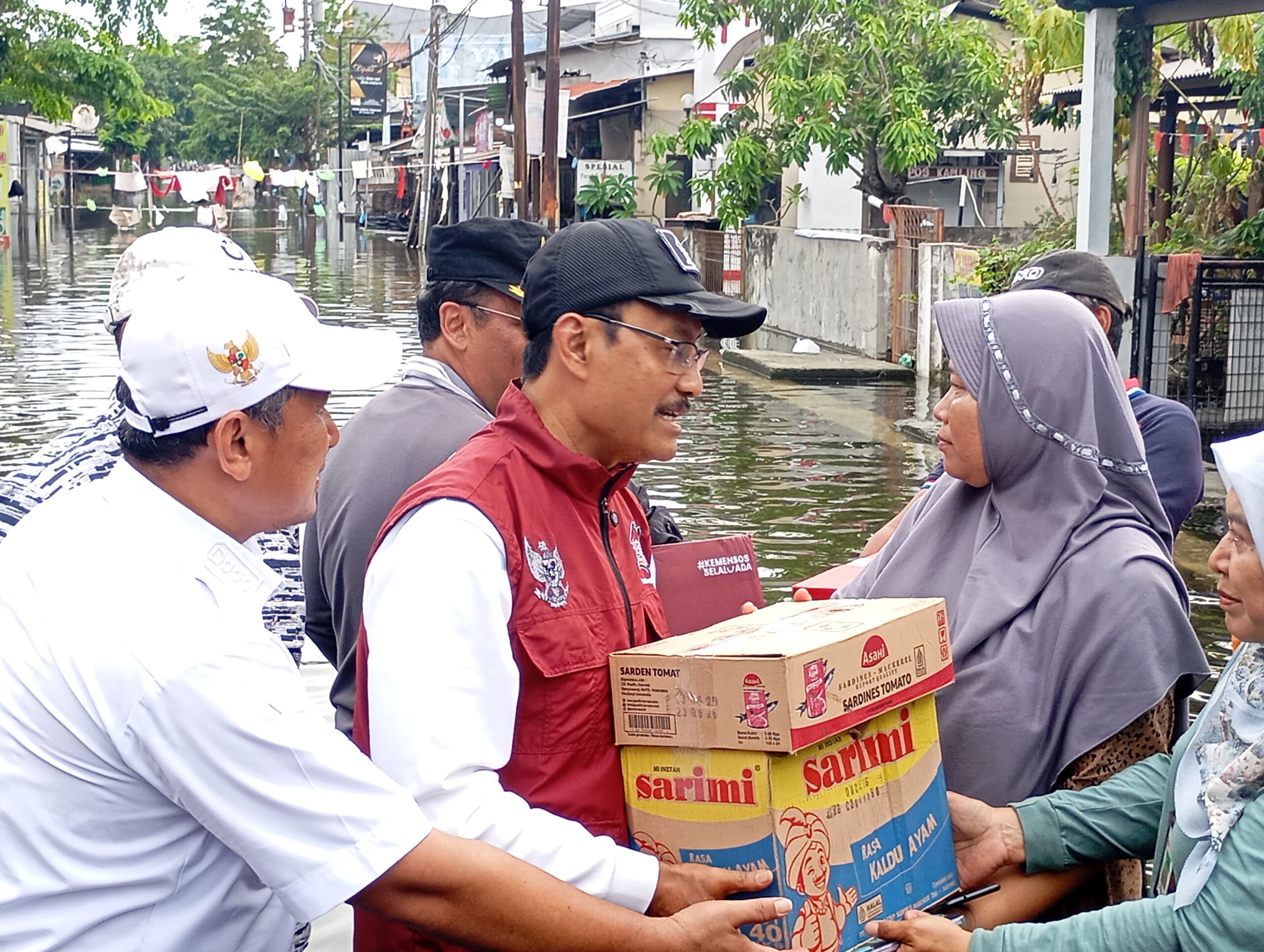 Kunjungi Banjir Semarang, Mensos RI Kucurkan Bantuan Rp4 Miliar dan ...