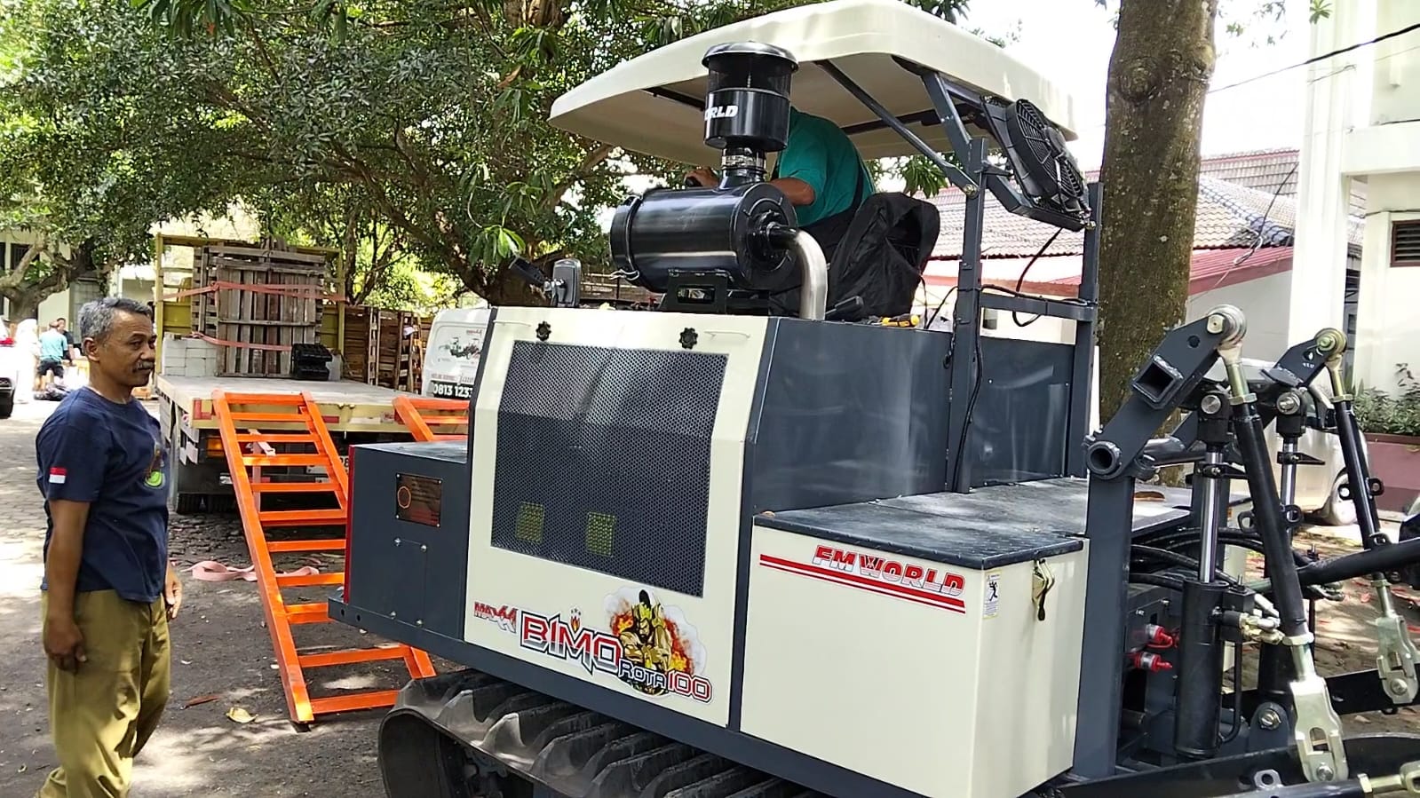 Dukung Ketahanan Pangan, Petani Magelang Dibantu Ratusan Alsintan ...